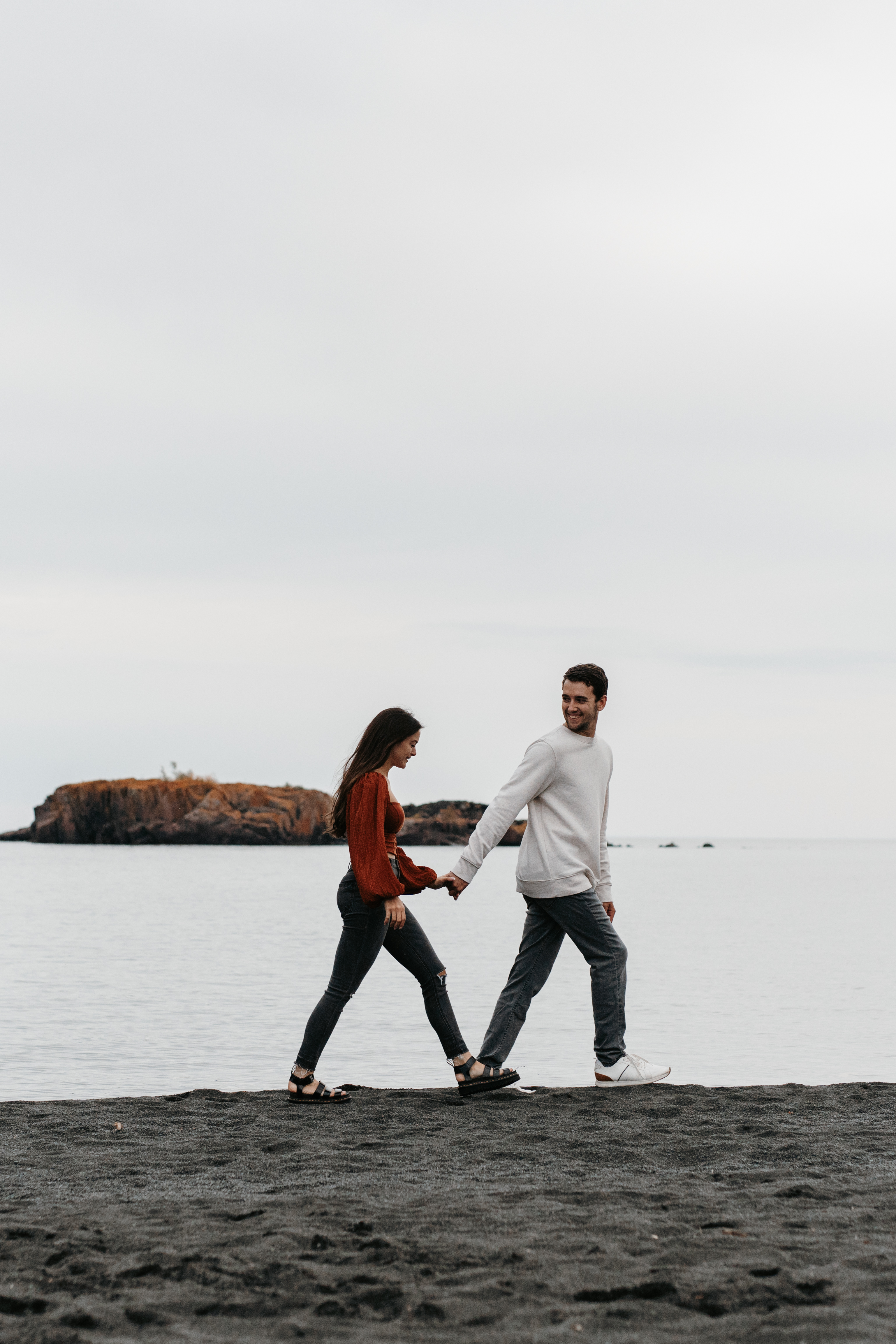 Black Sand Beach & Palisade Head Minnesota Engagement Photography ...
