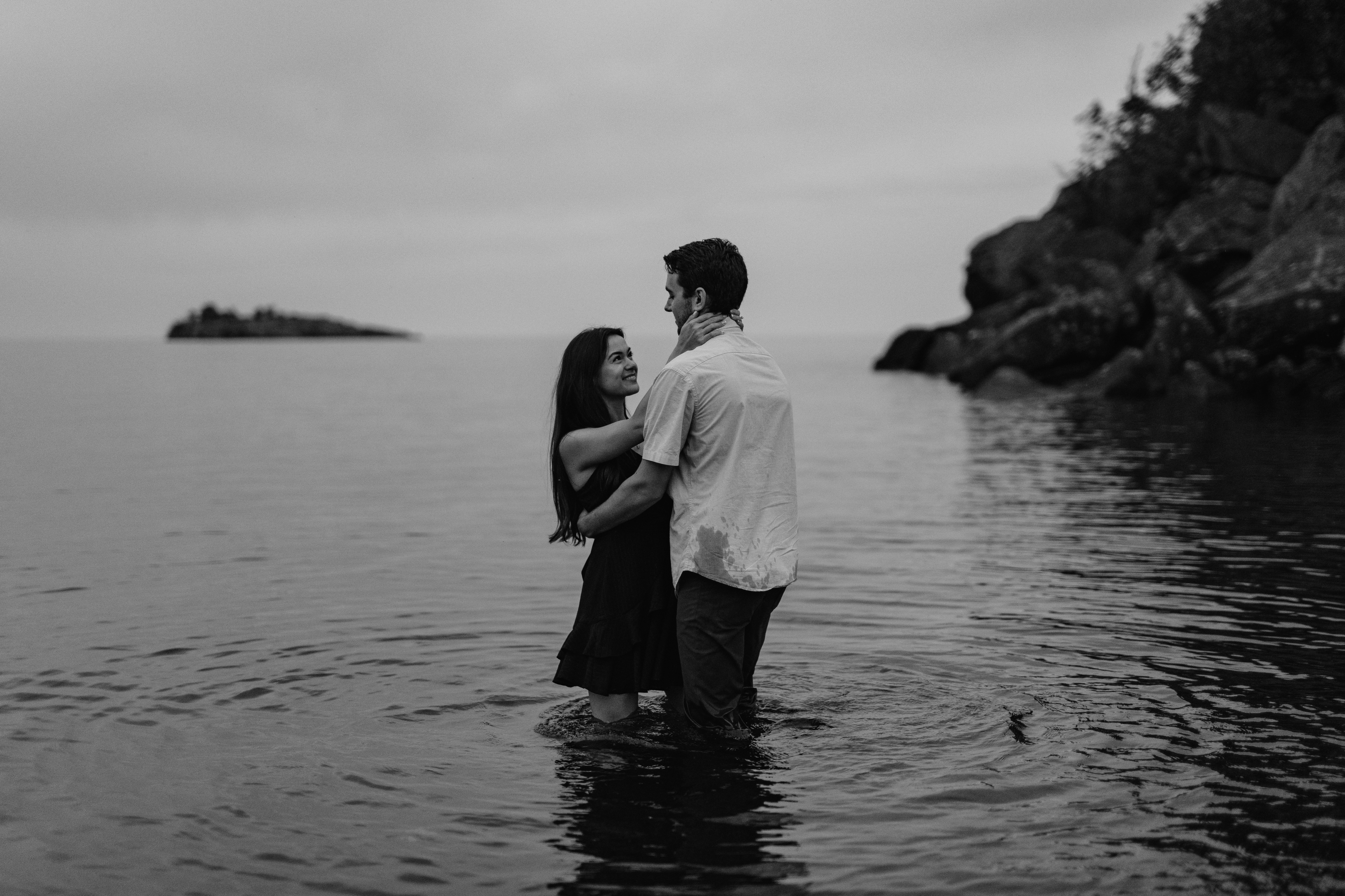 Black Sand Beach & Palisade Head Minnesota Engagement Photography ...