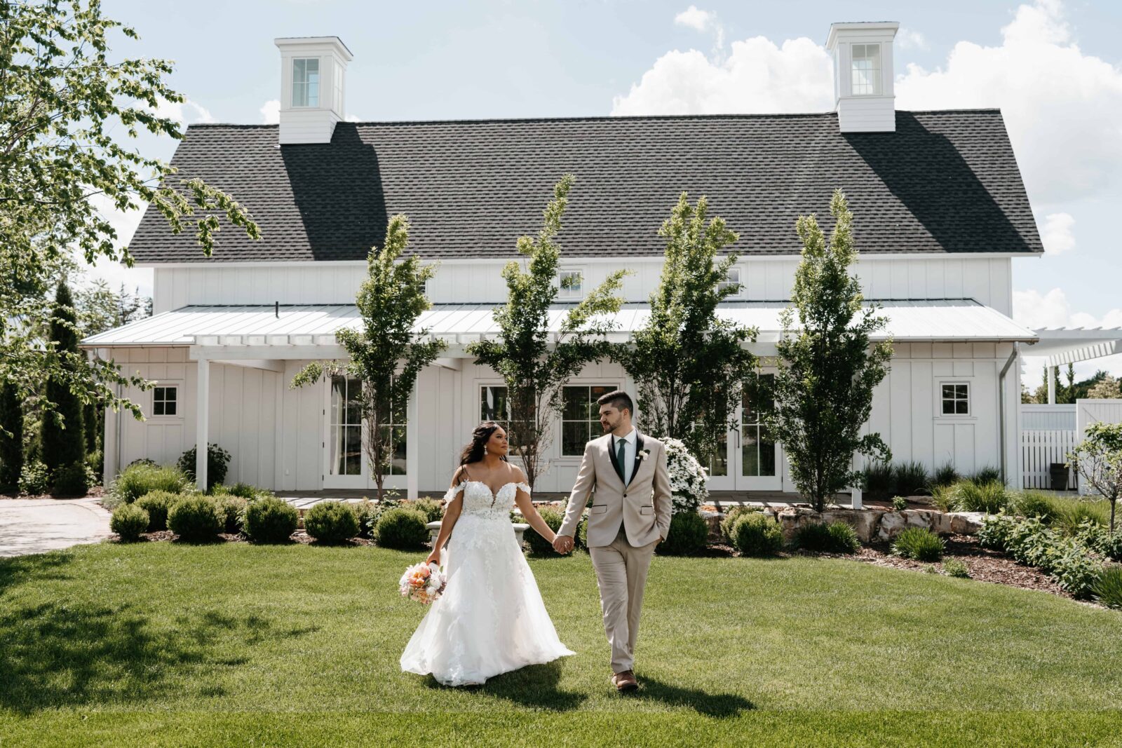 Spring Garden Wedding at Redeemed Farm: A Luxury Minnesota Wedding ...